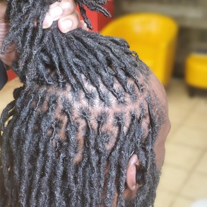 Microlocs Near Me: 07018 East Orange, NJ | Appointments | StyleSeat