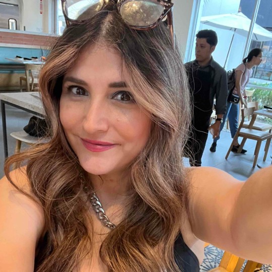 Edna Guzman Stylist | Book Online with StyleSeat