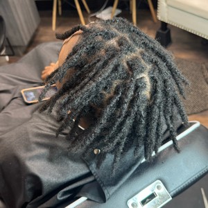 Eyebrow Threading Near Me: alizas+beauty+salon | Appointments | StyleSeat